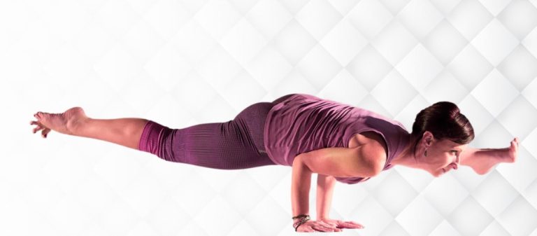 Eka Pada Koundinyasana: Die Haltung des Weisen Koundinya - kavaalya